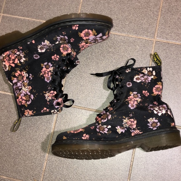 Dr. Martens | Shoes | Dr Martens Beckett Black Floral Combat Boots ...